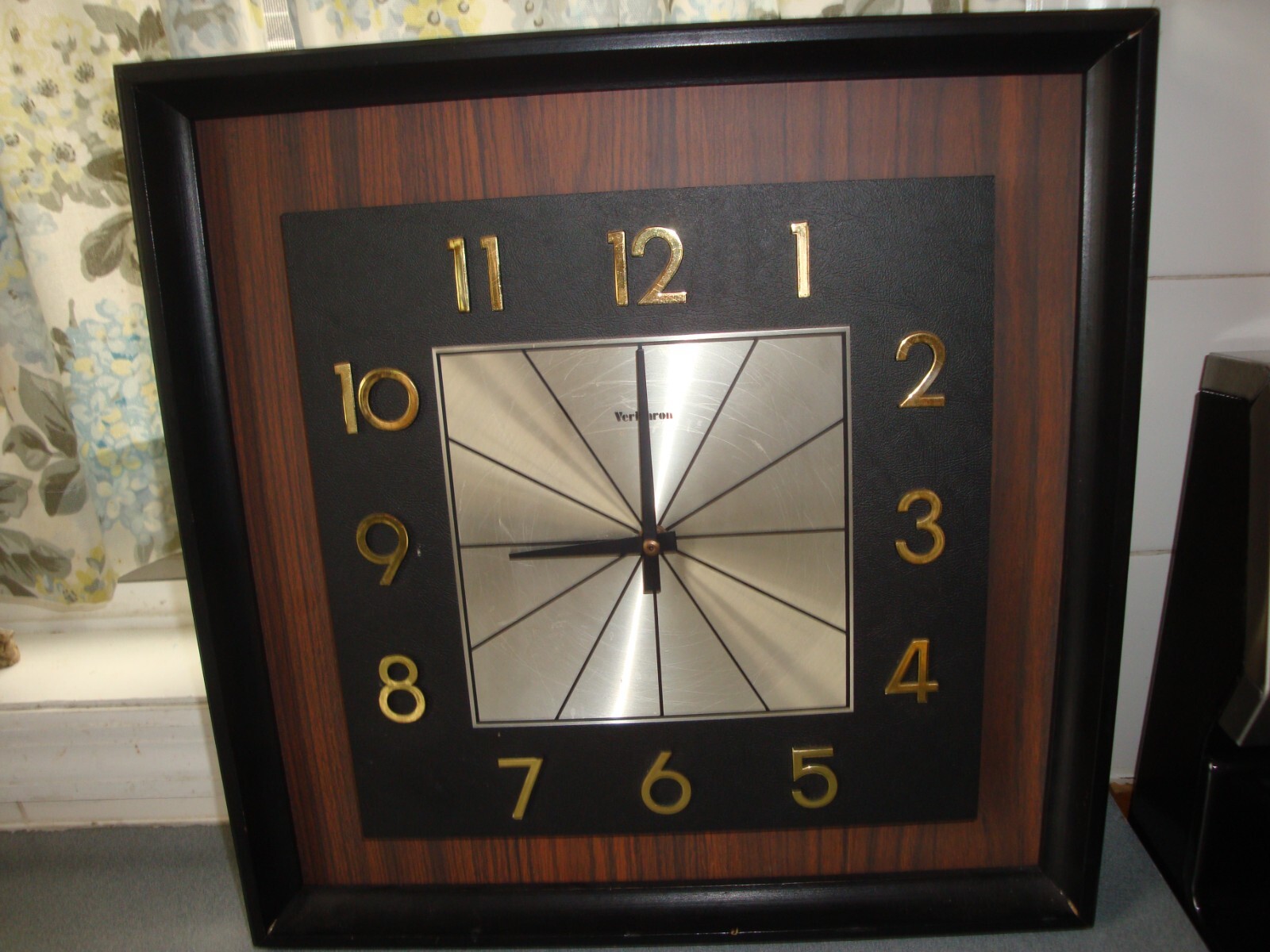 VINTAGE VERICHRON SQUARE LARGE WALL CLOCK QUART MOVEMENT WORKS GREAT 17 ...