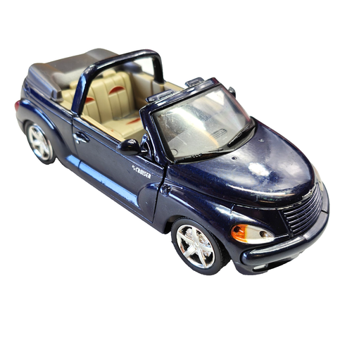 Chrysler PT Cruiser Model car Convertible 1:24 2002 Scale Die Cast ...
