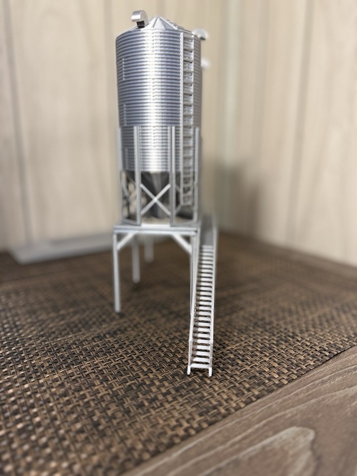 1/64 Scale Overhead Grain Bins and Structure Kit | eBay