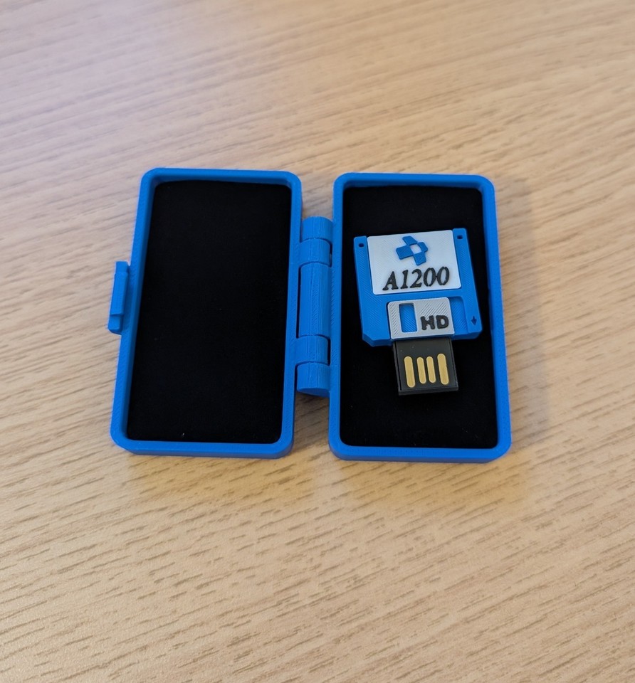 The A1200 Retro Amiga floppy Style Flash Drive (64GB) - Retro gift ...