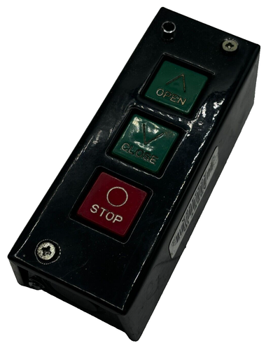 MMTC. INC. TYPE PBS-3 PUSH BUTTON STATION 5A 240VAC ASSET ID A033498A ...