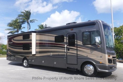 One Owner 2017 Fleetwood Bounder 3 Slides Full Body Paint Sleeps 10 ...