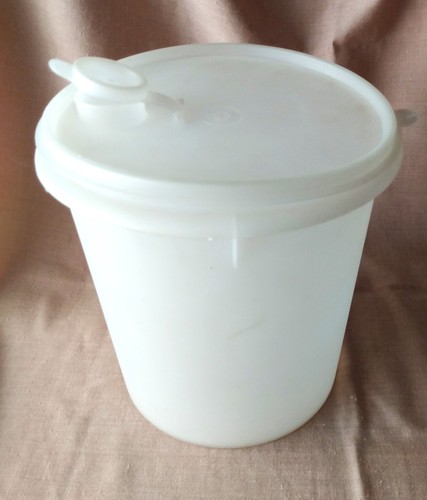 Tupperware Clear Round Storage 254-3 with Pouring Lid 565-2 8x8 20 Cup ...