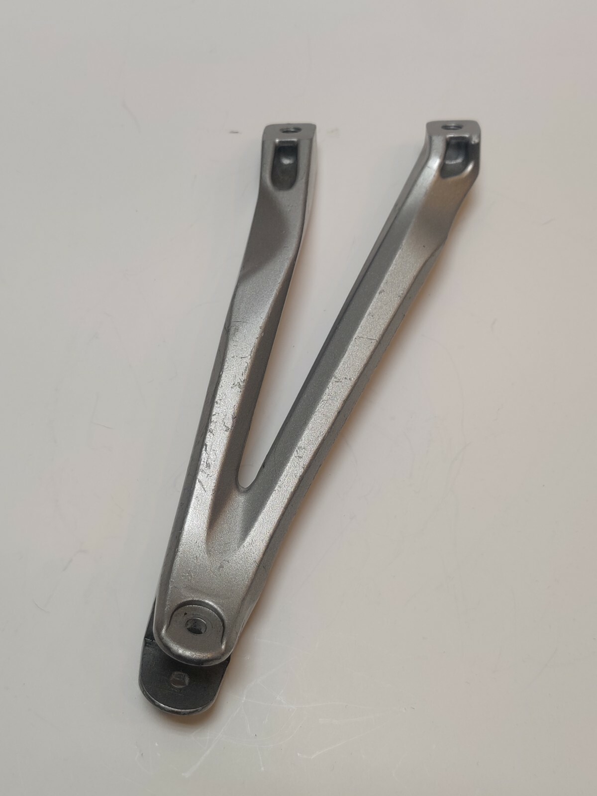 Yamaha YZF R1 04-08 Right Rear Footrest Bracket 5 OEM 5VY-2742L-00-00 ...