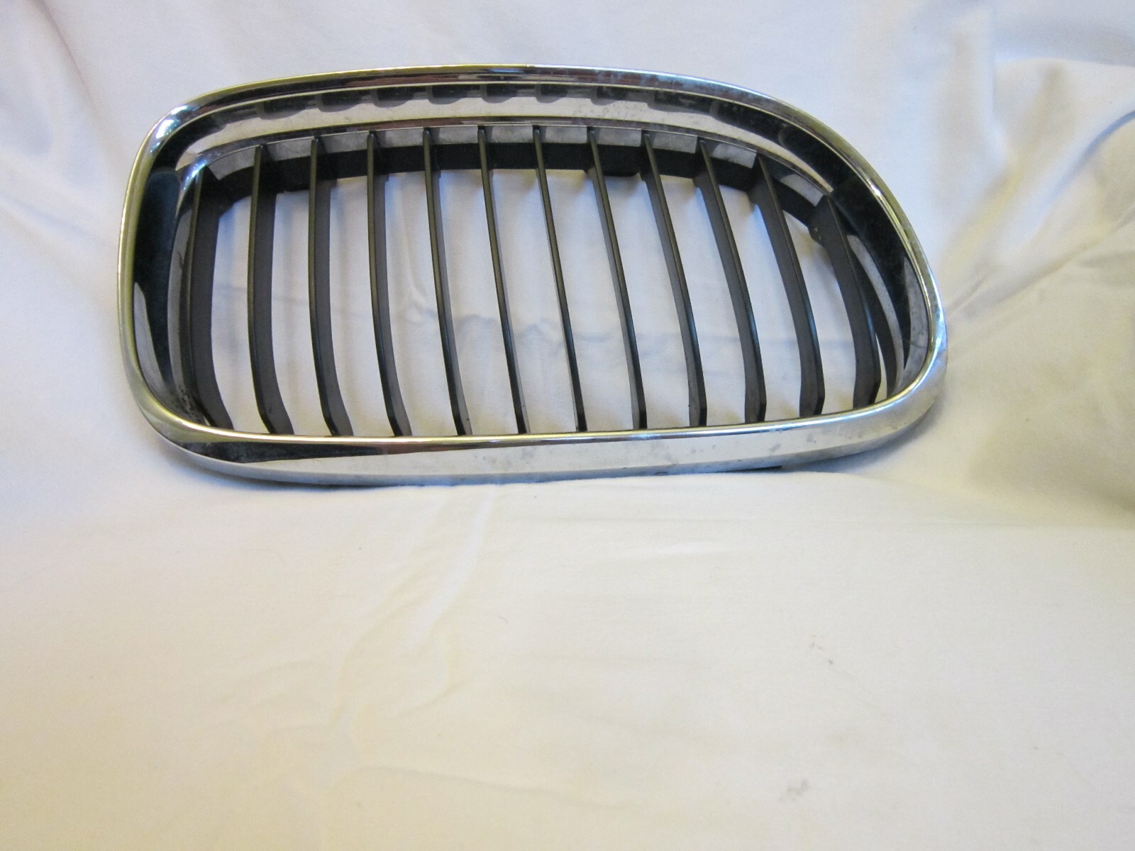 BMW 3 SERIES 2009 FRONT RIGHT GRILLE KIDNEY+ CHROME USED OEM ...