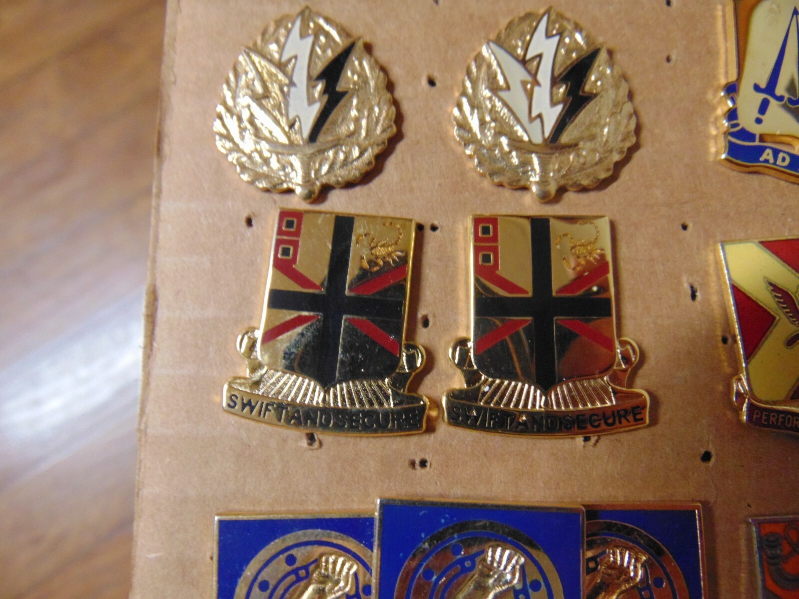 MILITARY INSIGNIA CREST DUI SET OF 2 254TH TRANSPORTATION BN SWIFT AND ...