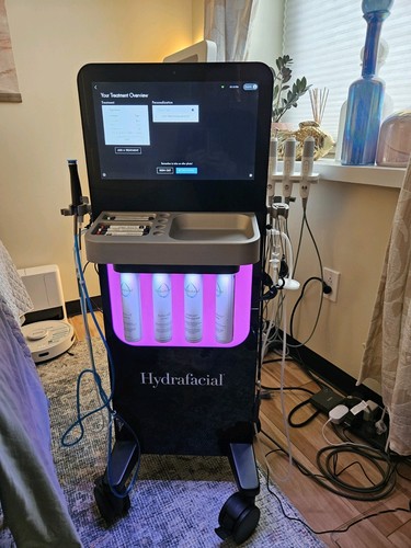 Syndeo Hydrafacial 2022 gently used, comes with Elipsa LightStim ...