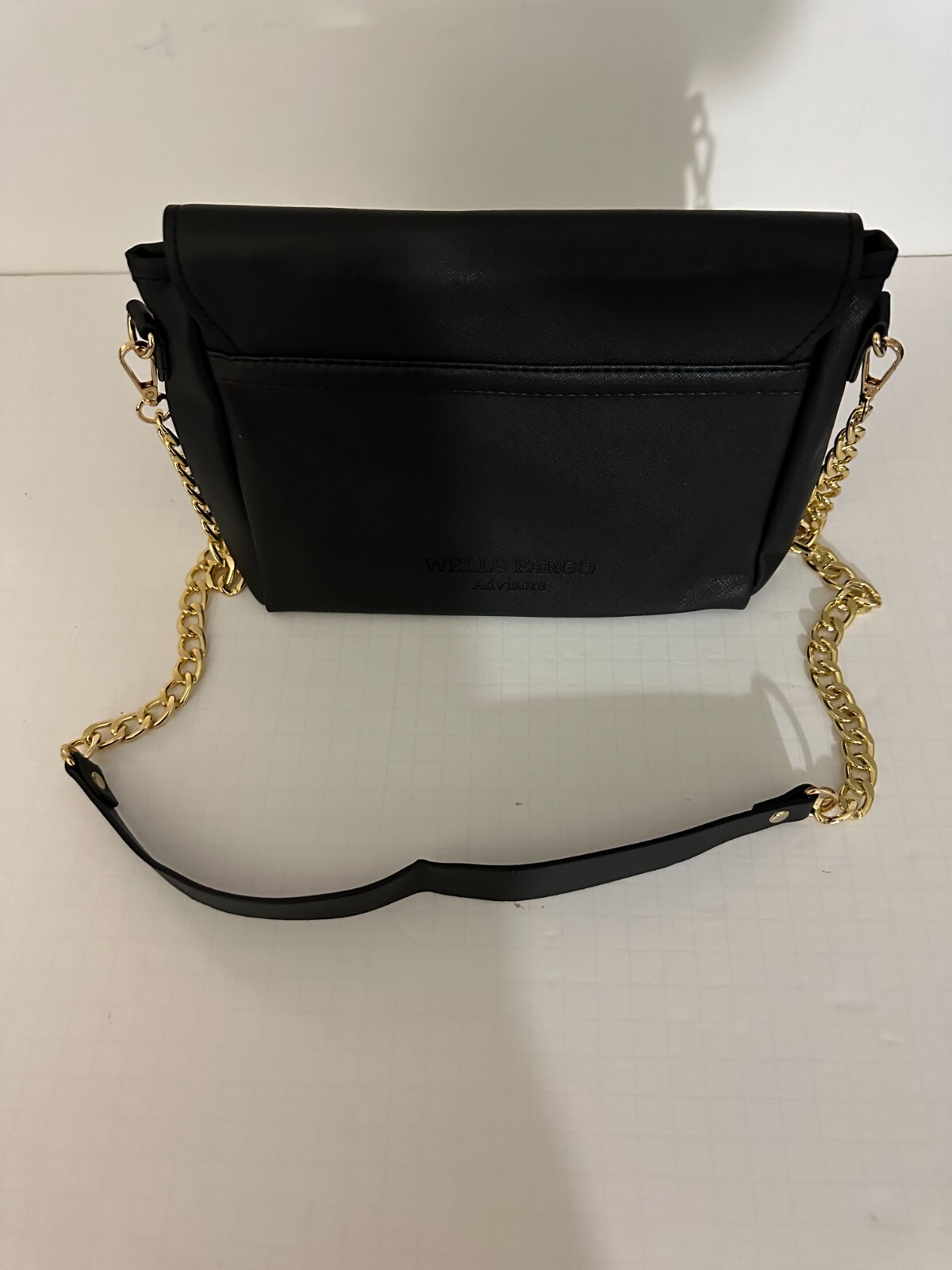 ST. LOUIS CARDINALS 2023 BLACK PURSE WITH GOLD CHAIN SGA 9-2-23 FREE ...