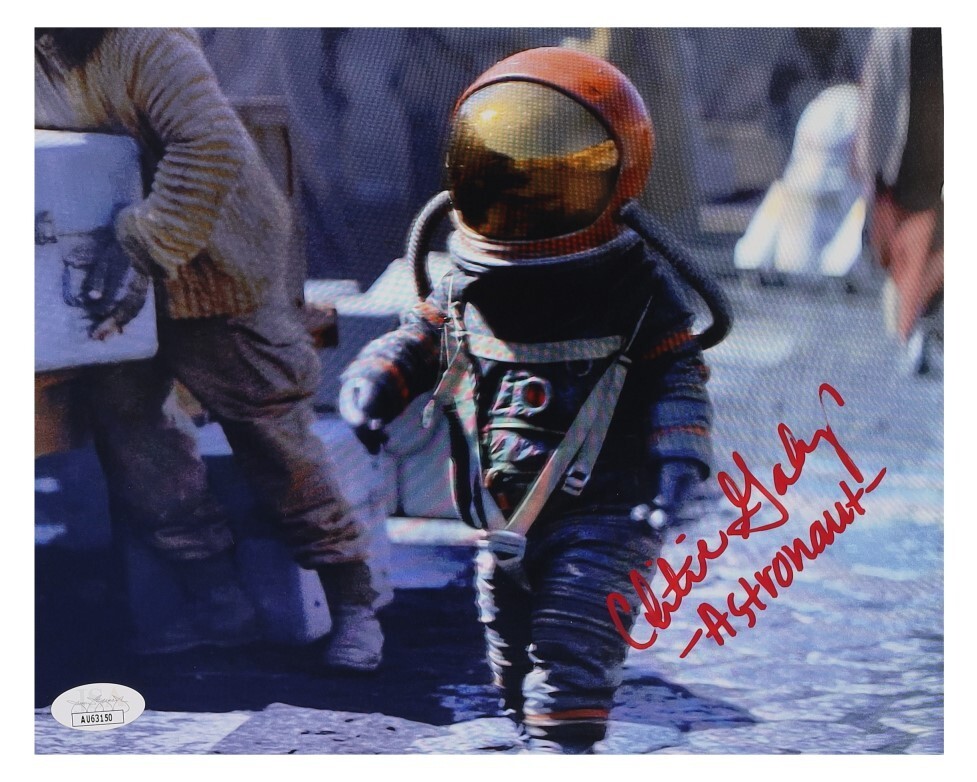 CHRISTINE GALEY 'Astronaut' Signed The Book of Boba Fett 8x10 Photo ...