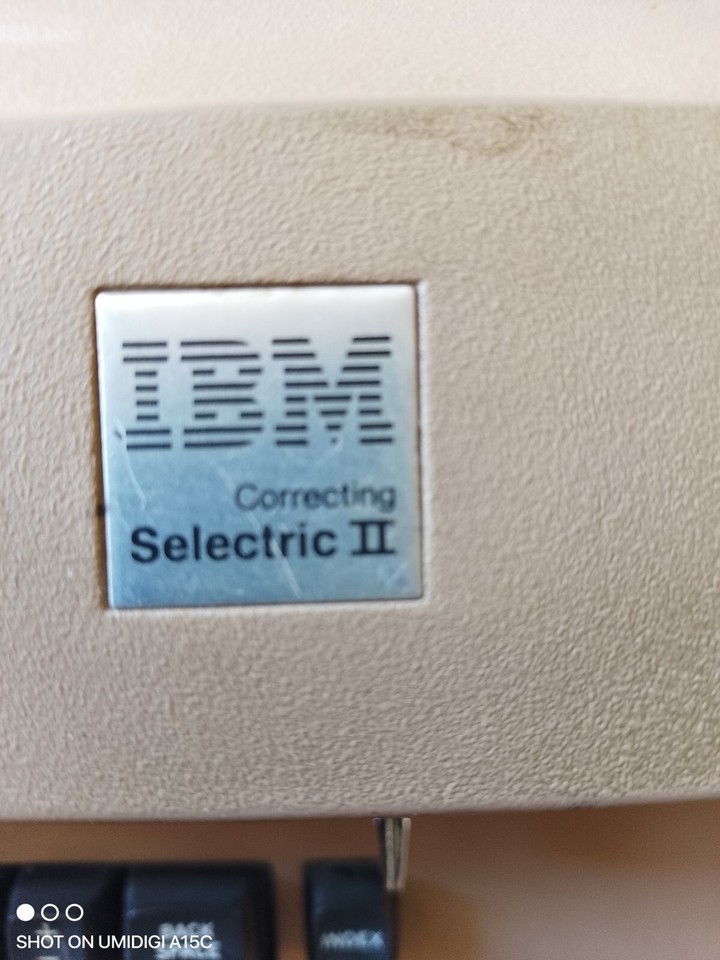 *Vintage* 1976 IBM Correcting Selectric II Typewriter WORKS but missing ...