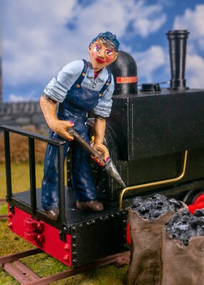 Garden Railway SM32 Mamod Accucraft 16mm Live Steam Lady Driver | eBay