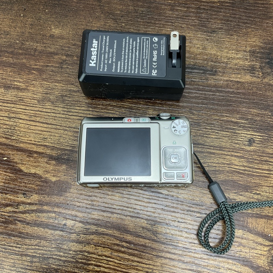 Olympus Digital Camera FE-280 8MP Silver With HD Case, 1 Gb Memory Card ...