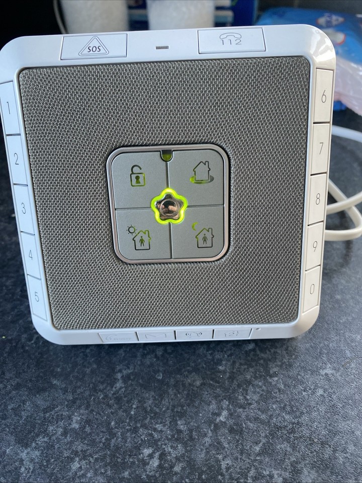 Verisure Alarm System Bundle. Used. Good Condition.5x Shocks 5x Starkey ...