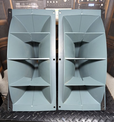 2 Altec Lansing 806A compression drivers with H-811B metal horns from ...