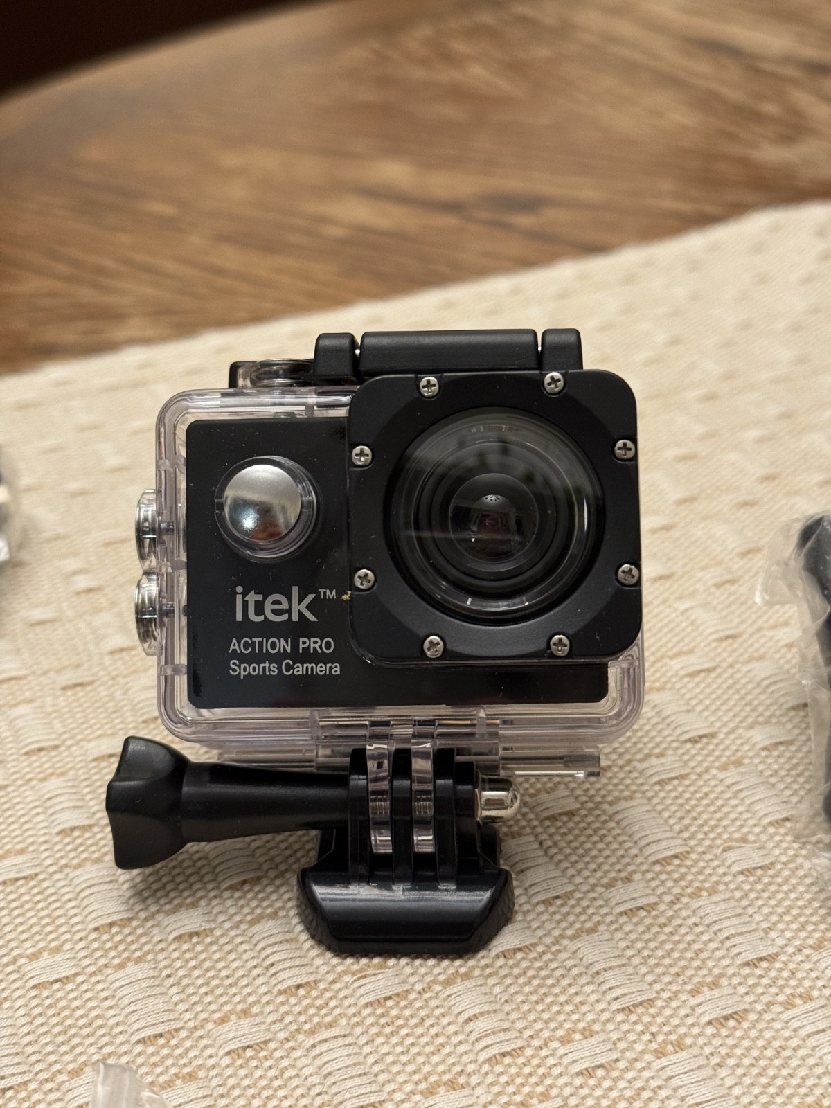 Itek Action Pro 1080p Ultra HD Waterproof Sport Action Camera Kit ...