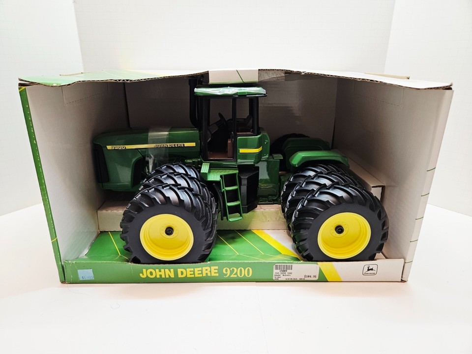 New ERTL John Deere 9200 4WD Huge Tractor Fat Triple Tires 1:16 Scale ...