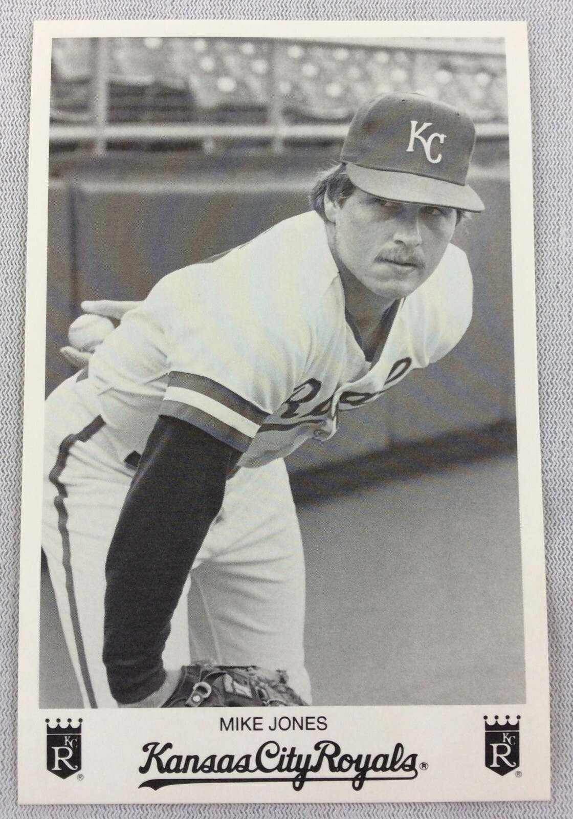 1985 Mike Jones, Kansas City Royals Team Issue Photo Card - World ...
