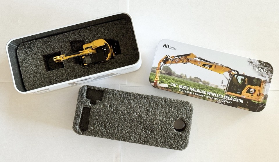 Diecast Masters HO Caterpillar CAT M323F Railroad Wheeled Excavator ...
