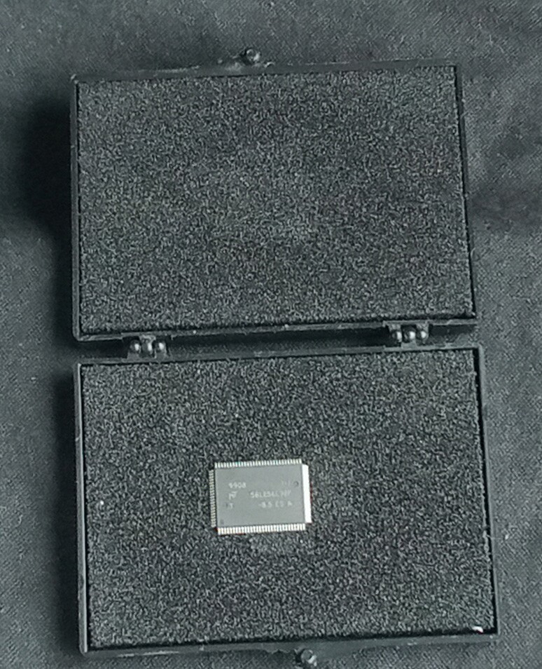MT58L256L32F MICRON Cache SRAM, 256Kx32 | In Static Case | New Old ...