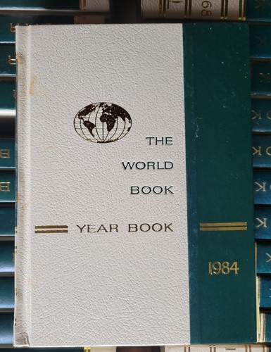 The World Book Year Book 1967-1991 Vintage Encyclopedias | eBay
