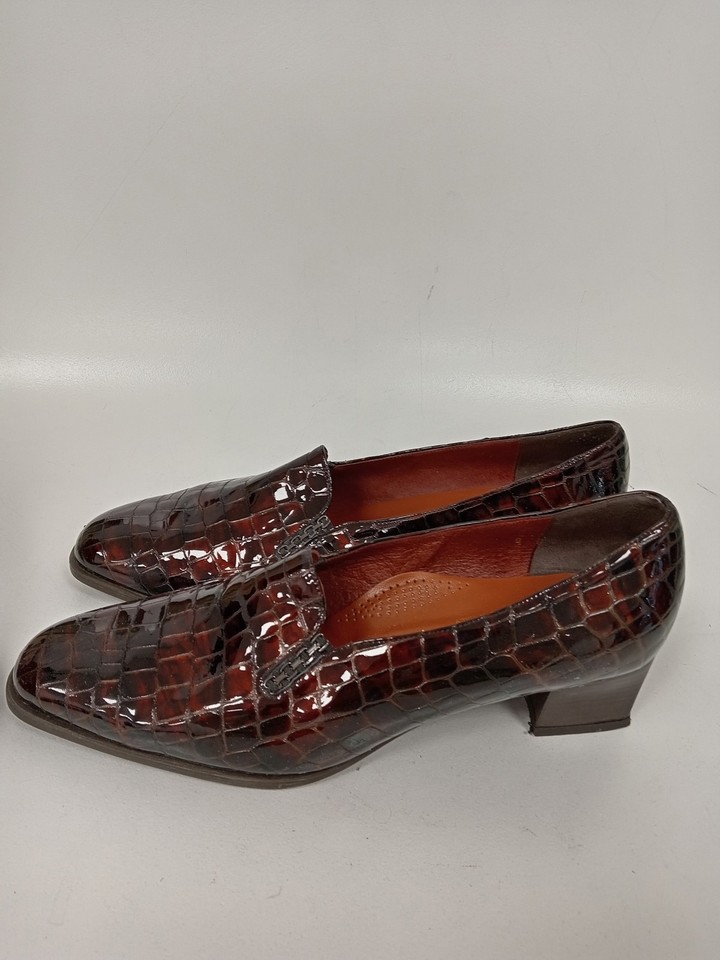 PANDORA ladies UK9 Italian shiny formal scale pattern Shoes small heel ...