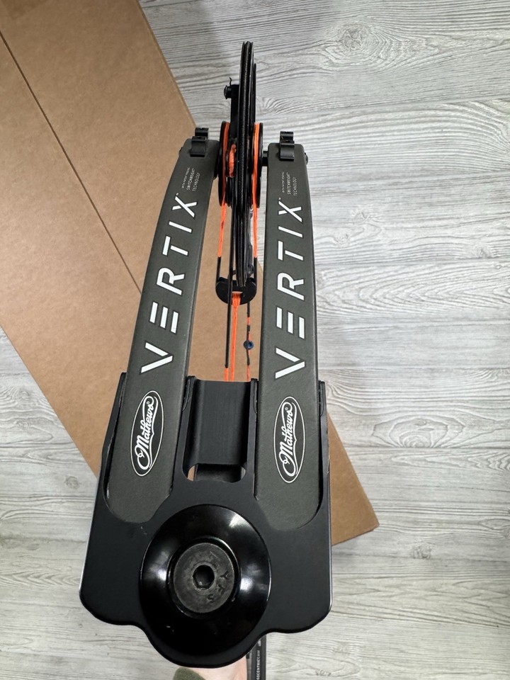 Used Mathews Vertix with Quiver and rest | eBay