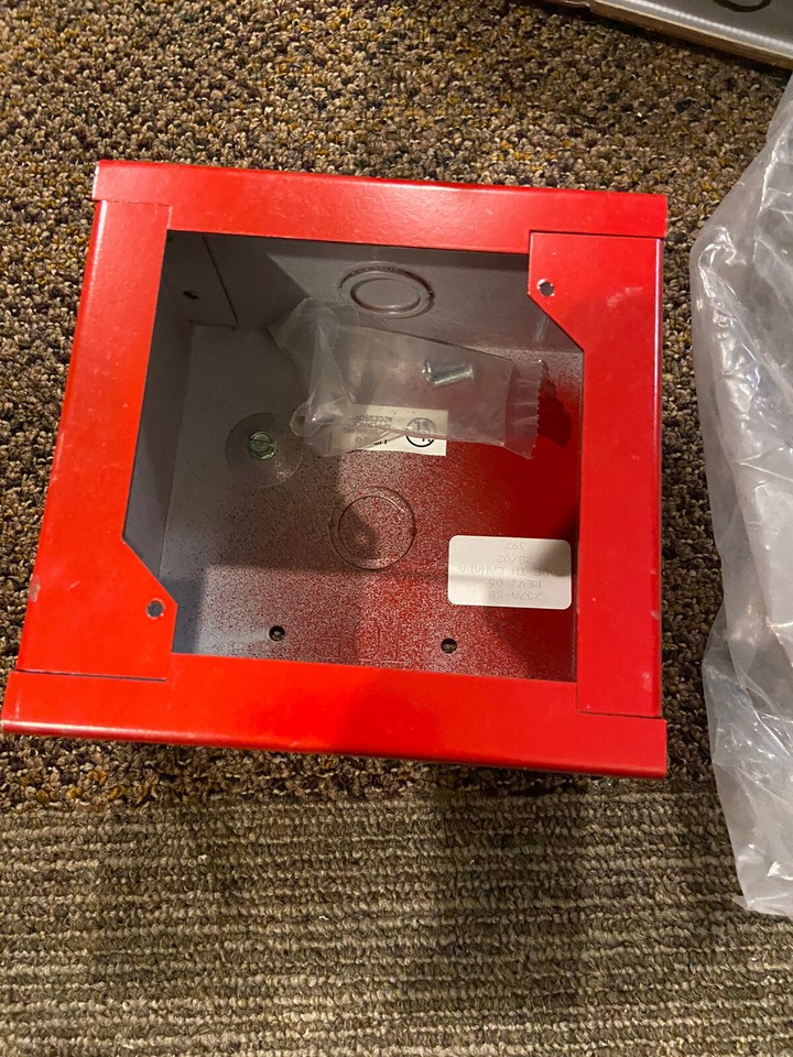 EST EDWARDS - INTEGRITY SECURITY FIRE ALARM SURFACE BACK BOX 757A-SB ...