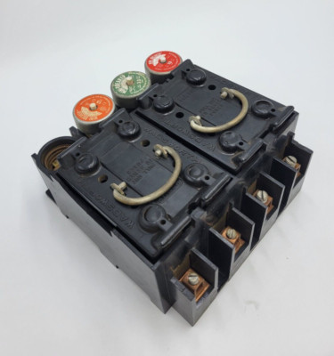 Fuse Blocks & Holders - Pull Out Fuse Block