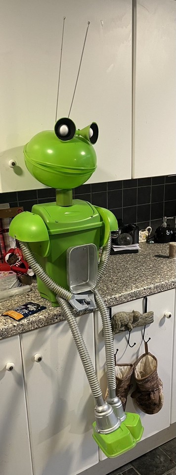 Green Get Smash Robot Martian Tv Prop Model Sci Fi Cult 1970s | eBay UK
