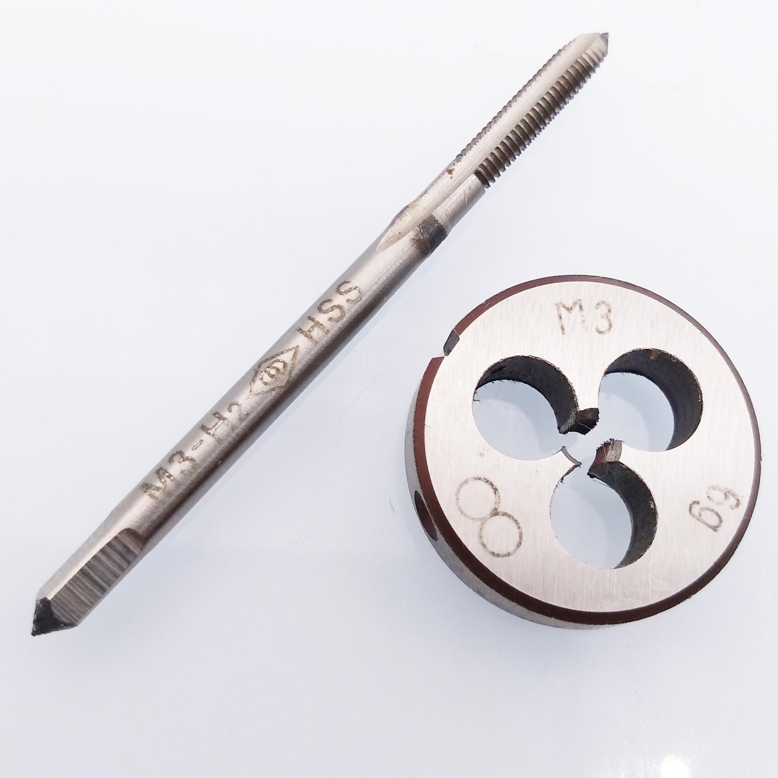 US Stock HSS M3 x 0.5mm Tap & M3 x 0.5mm Die Metric Thread Right Hand ...