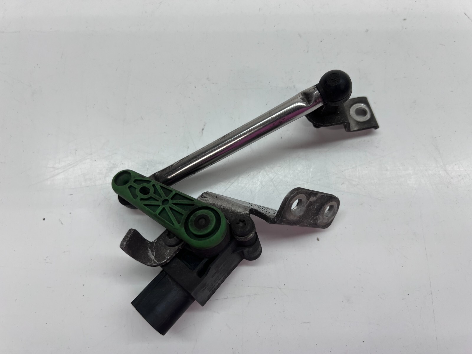 LAMBORGHINI HURACAN EVO DRIVER LH HEADLIGHT SENSOR BRACKET OEM ...