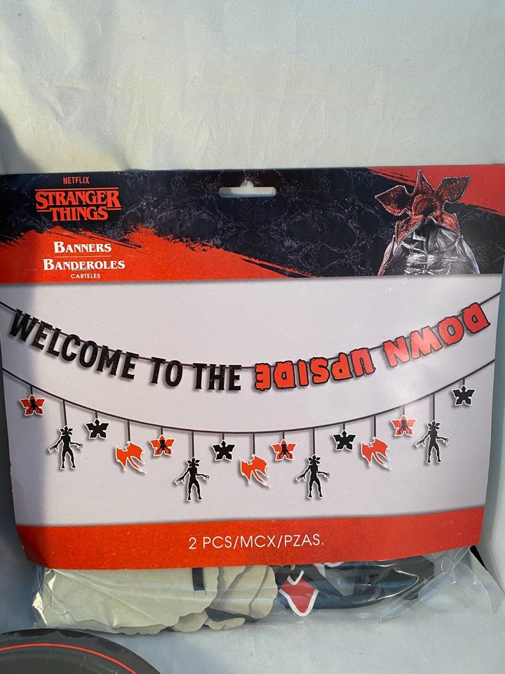 STRANGER THINGS Scene Setter Halloween Backdrop Party Banner Demogorgon ...