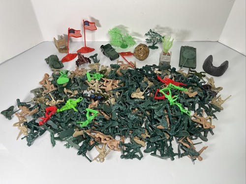 VTG Large Lot of Plastic Army Men Cowboys and Indians and Accessories ...