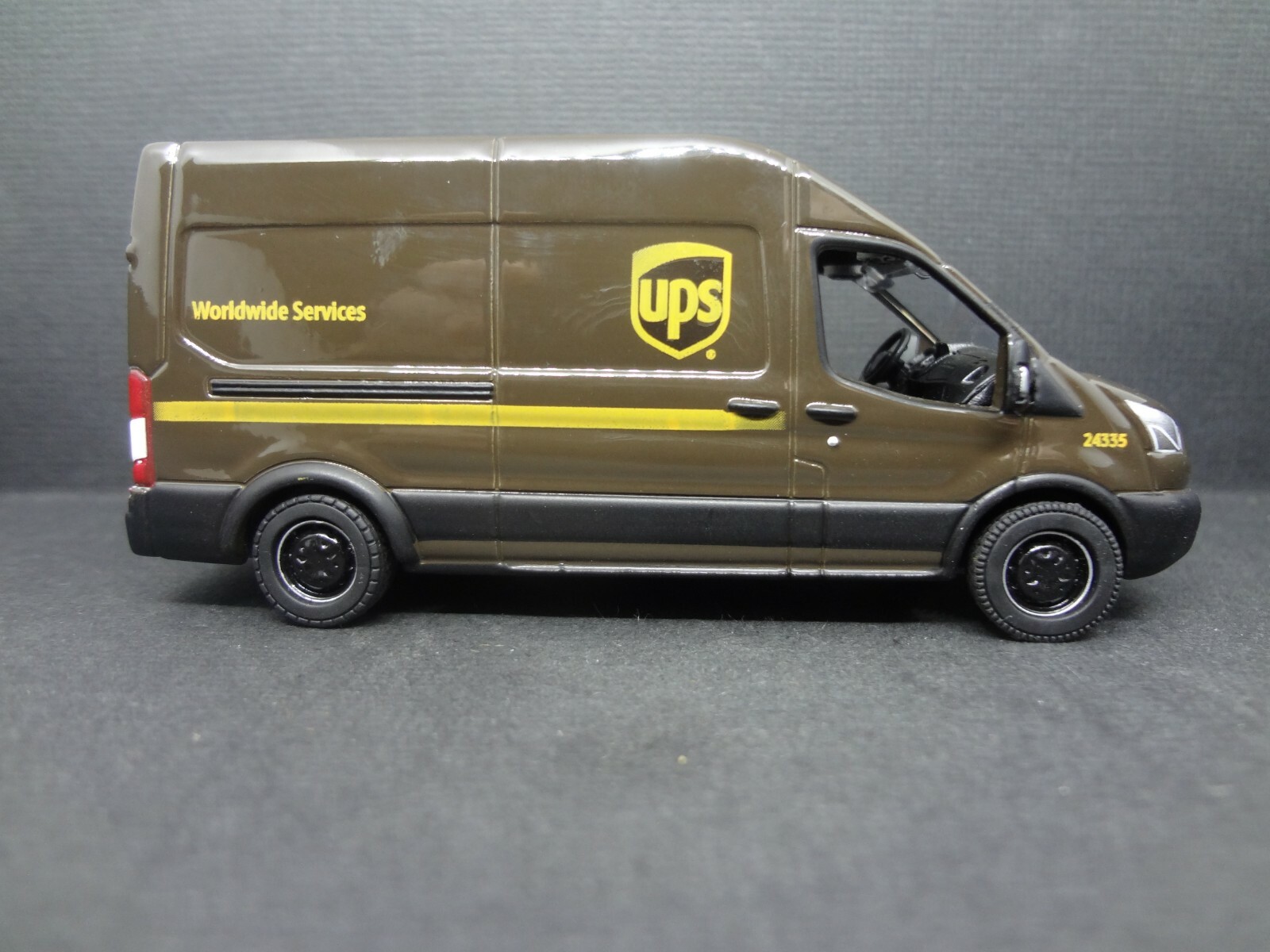Greenlight 2019 Ford Transit - UPS Cargo Van + UPS figures & equipment ...