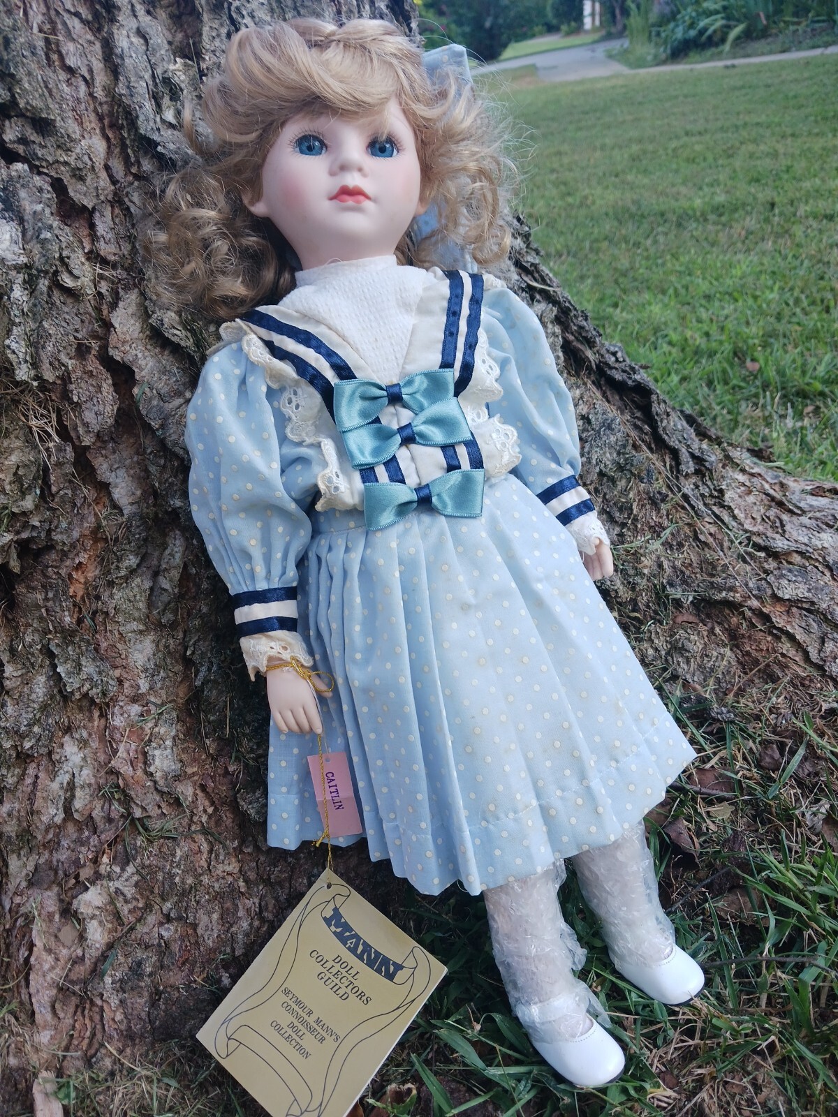 Seymour Mann Connoisseur Collection Porcelain Doll“CAITLIN 18” Never ...