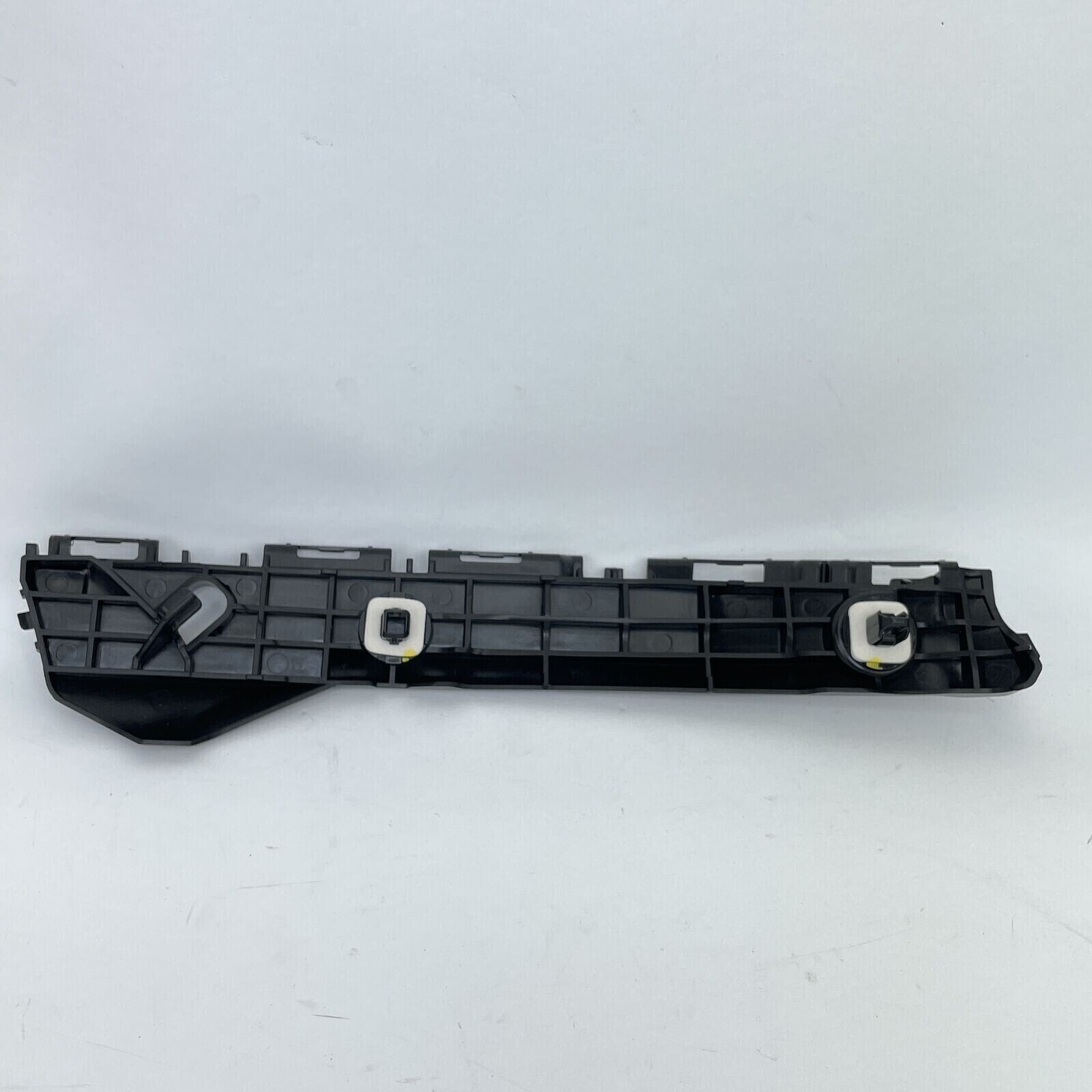 Toyota 52575-0D271 Rear Bumper Side Retainer. RH. Fits 2015-17 Yaris ...