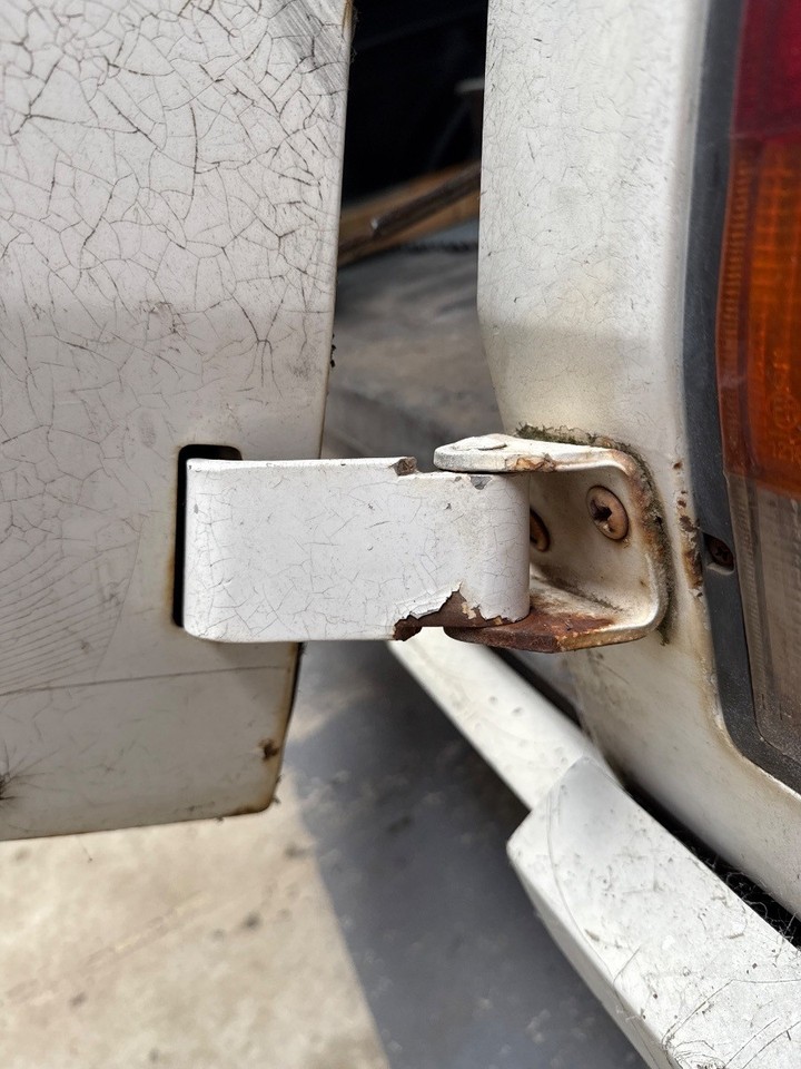 Ford Falcon 1990 XF Panel Van RH Tailgate Door Hinge Pair | eBay Australia