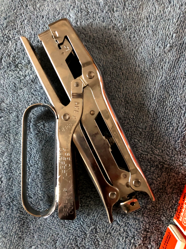 VTG Handheld Chrome Ace Fastener Clipper 702 Stapler w 6 Box Staples ...
