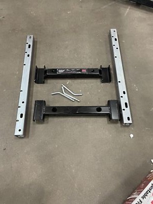 PULLRITE 4452 25K OE PUCK RAIL ADAPTER 2020 GM TRUCKS W/ PUCKS TRAILER ...