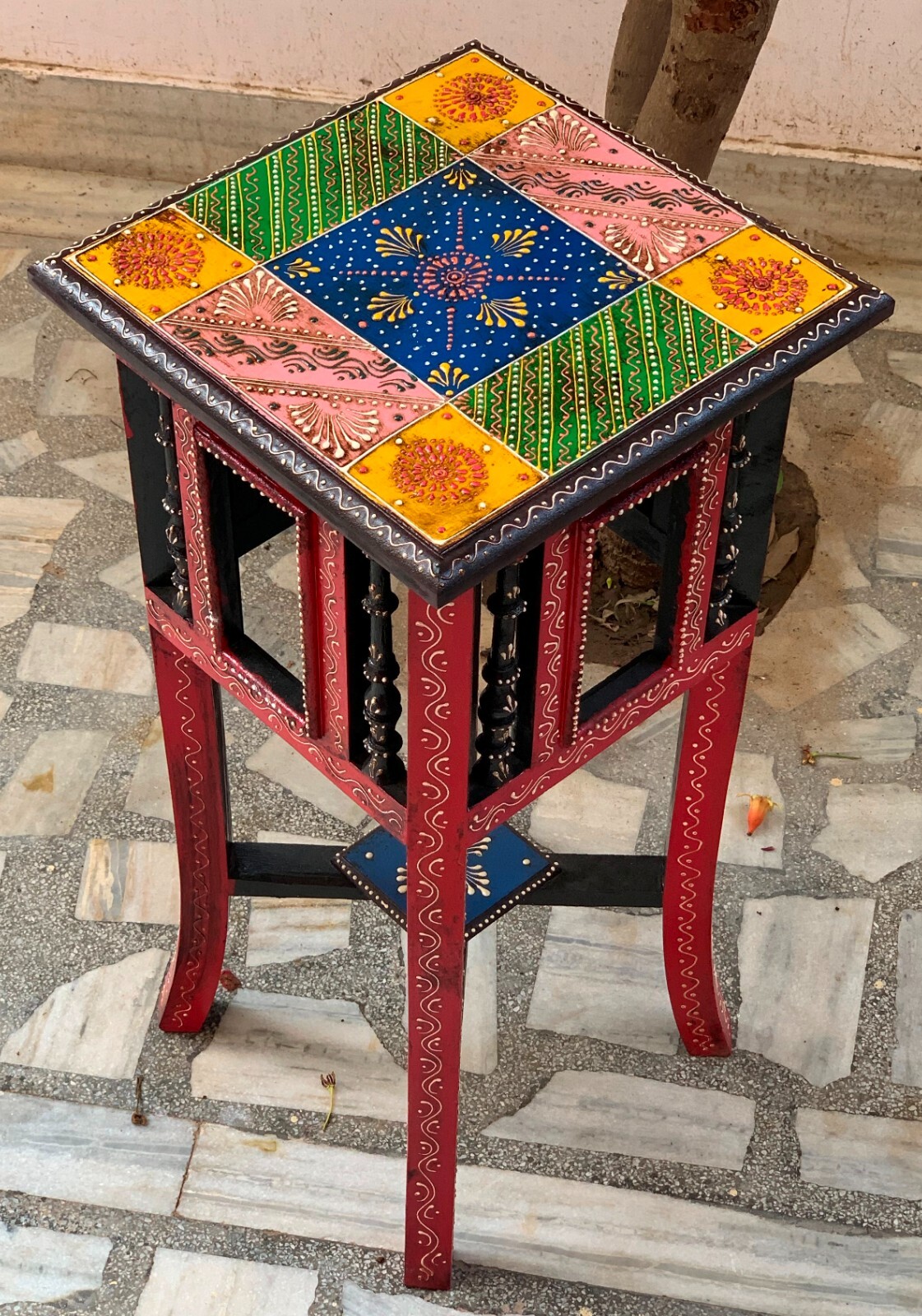 Table de chevet en bois gaufré tabouret peint décoration maison ...