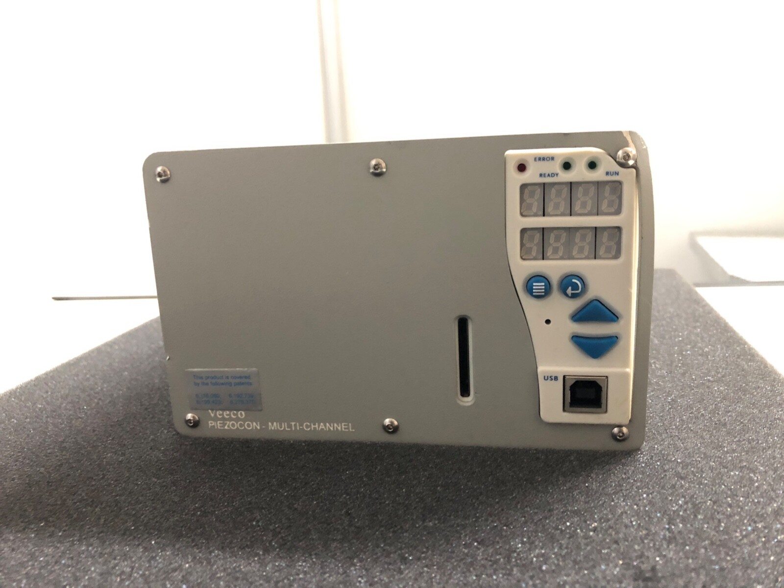 VEECO PIEZOCON MULTI-CHANNEL CONTROLLER PZ3-90-2-01-200 GAS CONCEN ...