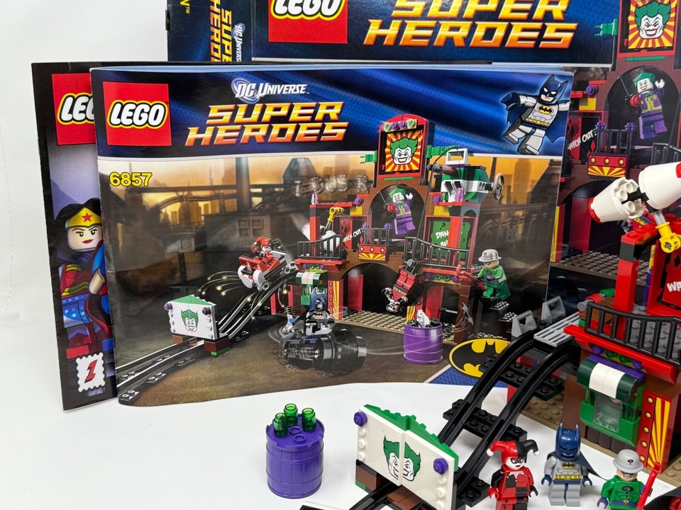 Lego DC Universe Super Heroes The Dynamic Duo Funhouse Escape Batman ...