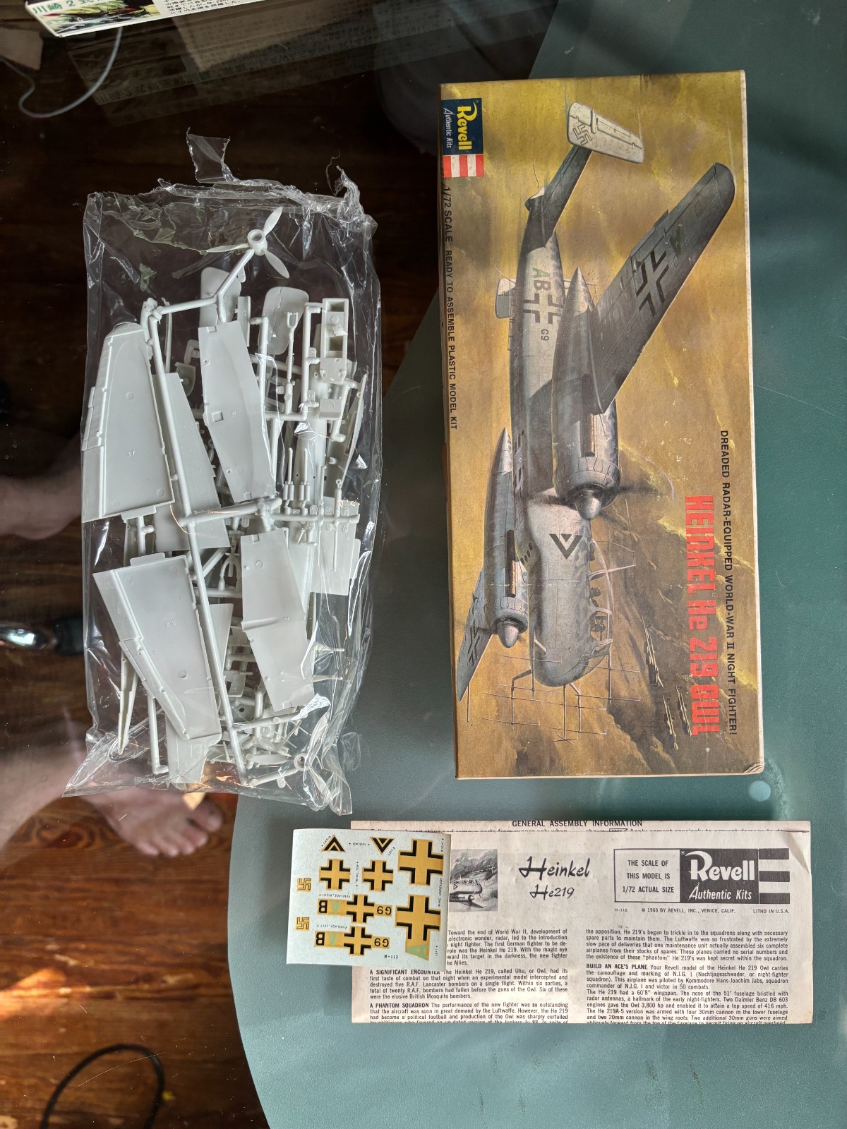 Lot of 4 Vintage Revell model airplane kits 1:72 H-142 H-112:100 H-105 ...