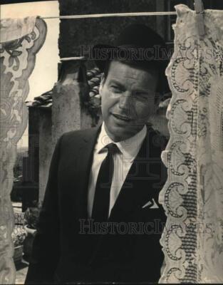 1967 Press Photo Actor Robert Wagner in "The Biggest Bundle of Them All ...