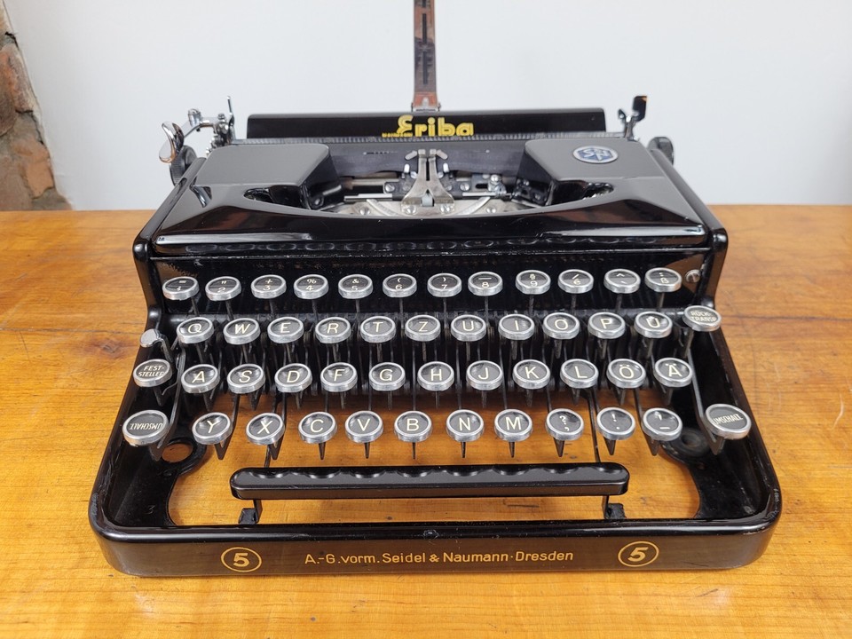 LOVELY TYPEWRITER ERIKA 5 FROM 1940- NO RISK WITH SHIPPING | eBay