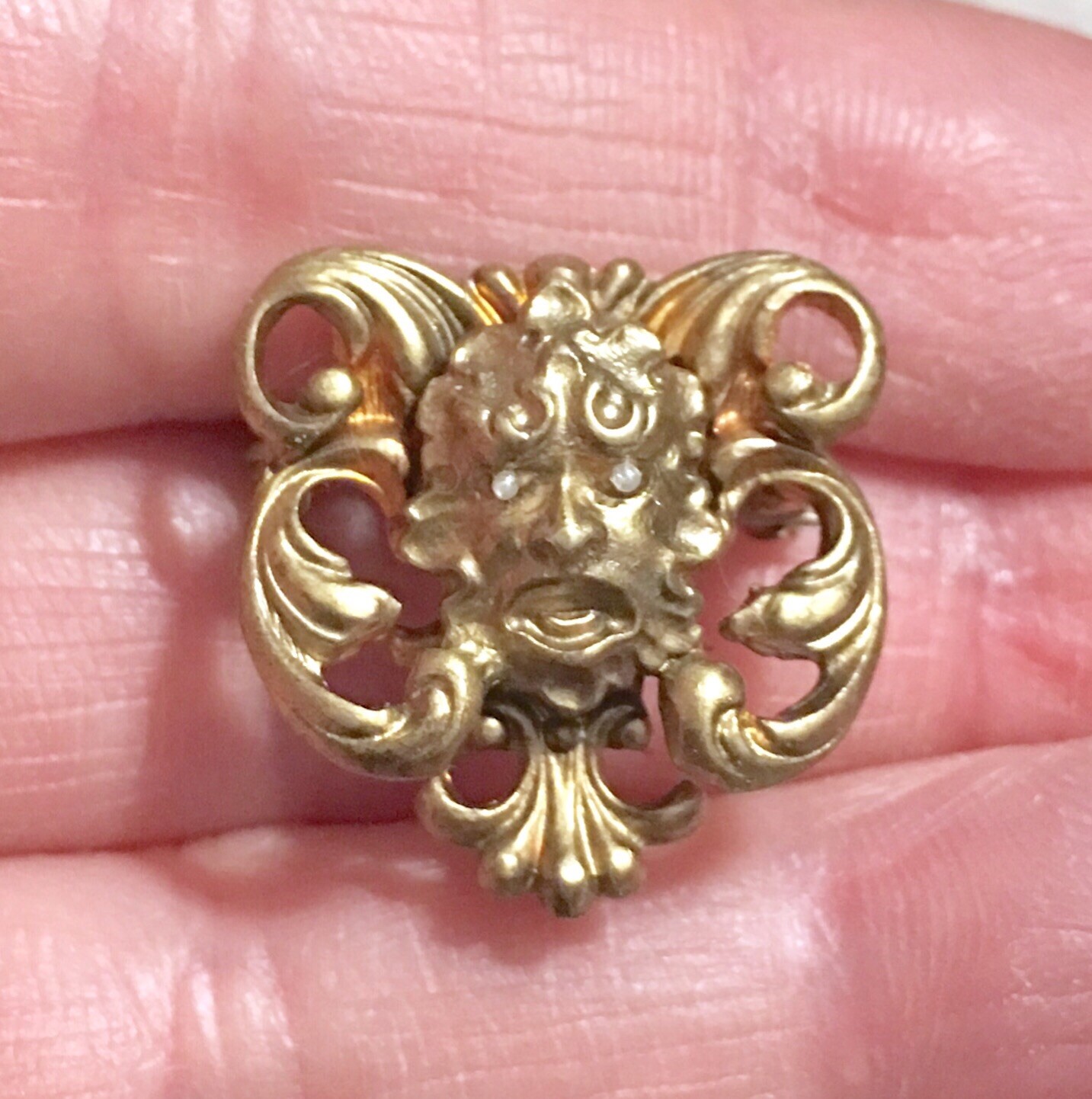 RARE ART NOUVEAU WIND GOD ZEPHYRUS FACE WITH SEED PEA… - Gem