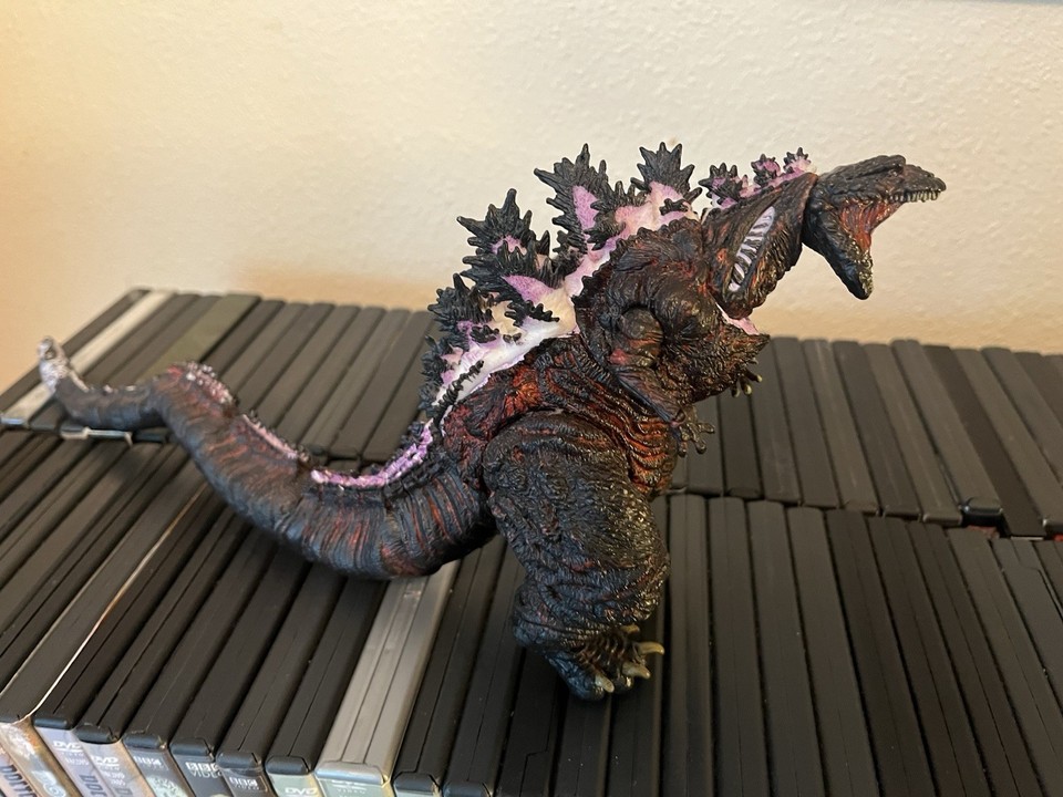 SHIN GODZILLA - Articulated Figure With Atomic Laser Blast - Toho ...