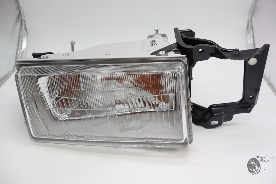 TOYOTA Genuine Late Model AE86 Corolla Levin Headlights Rh&Lh SET OEM ...