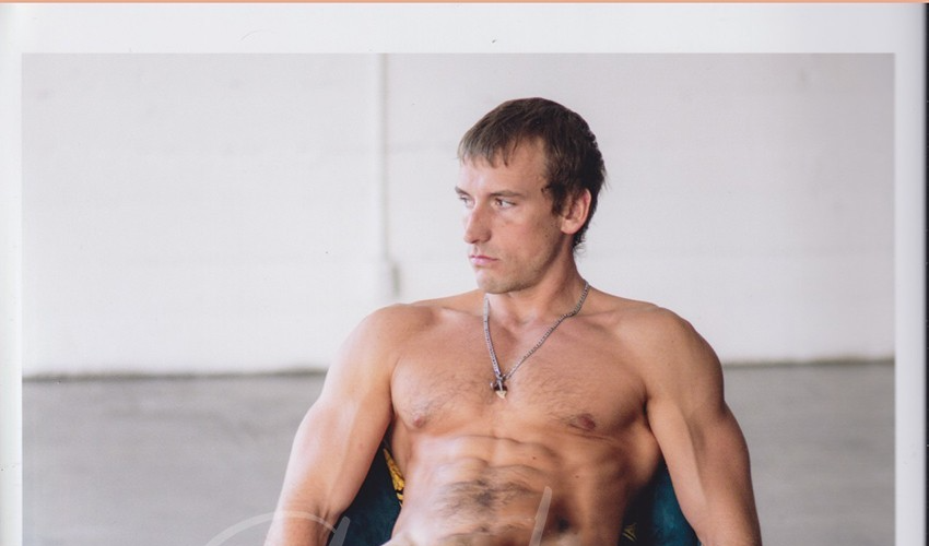 Alan Lyon Original Male Photo gay interest (3) Esteban in chair | eBay