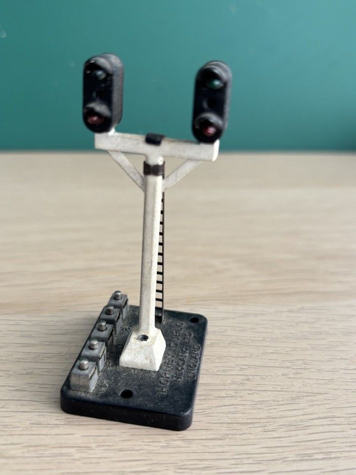 Hornby Dublo 5047 Colour Light Signal - Junction | eBay